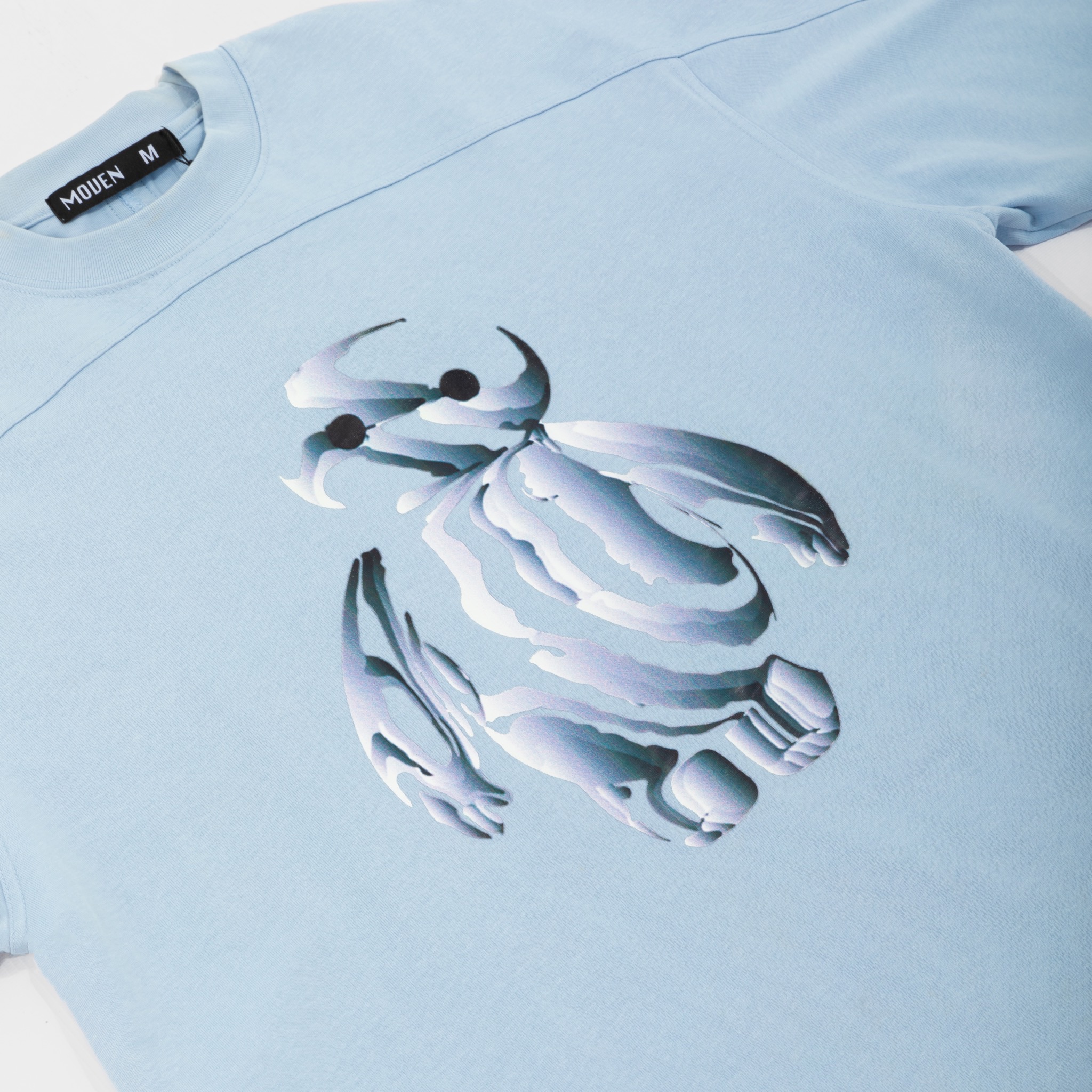 LIGHT BLUE BEAR ART T-SHERT