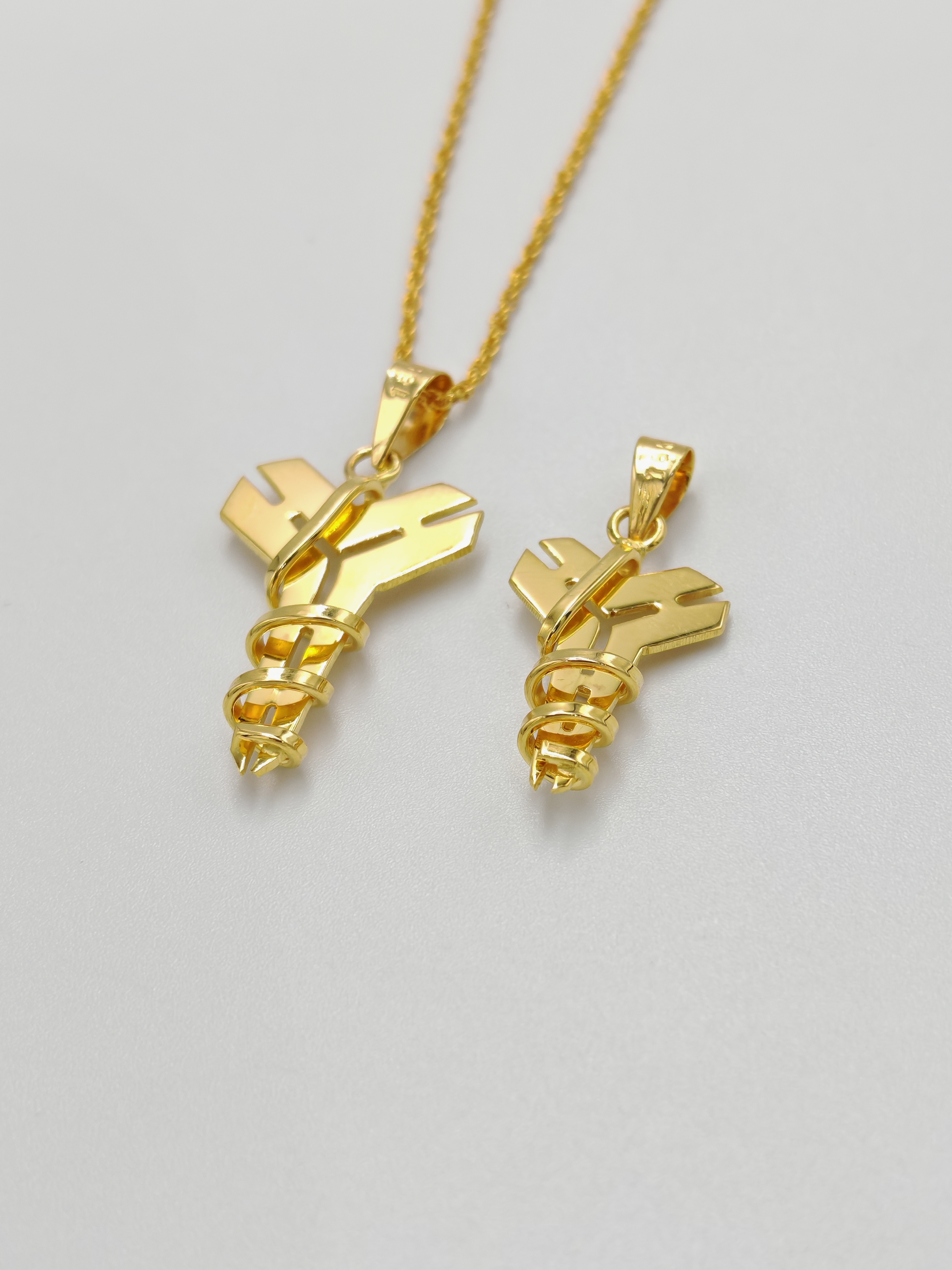 Kobe Bryant logo gold pendant