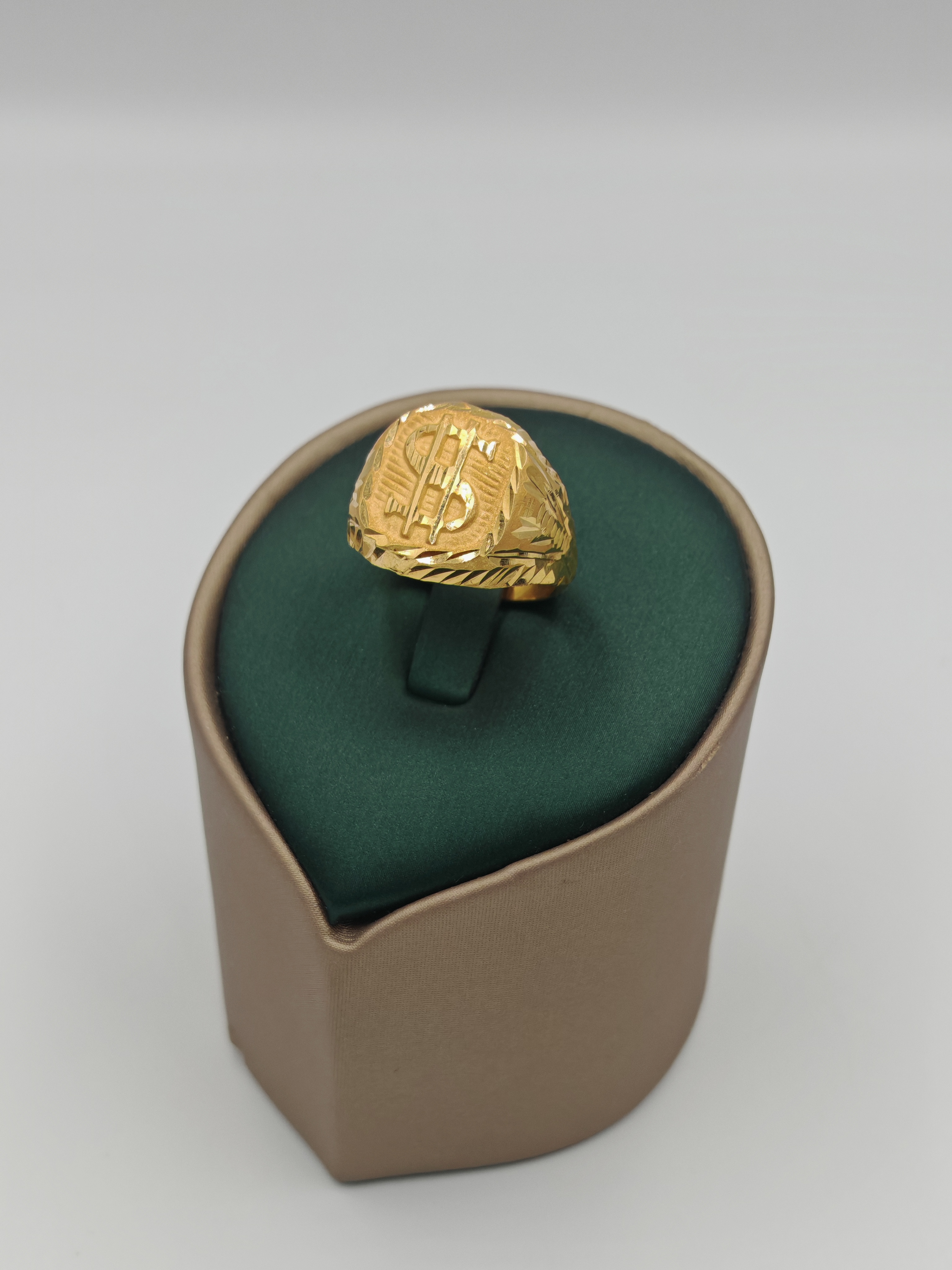 Saudi logo ring 21k Gold