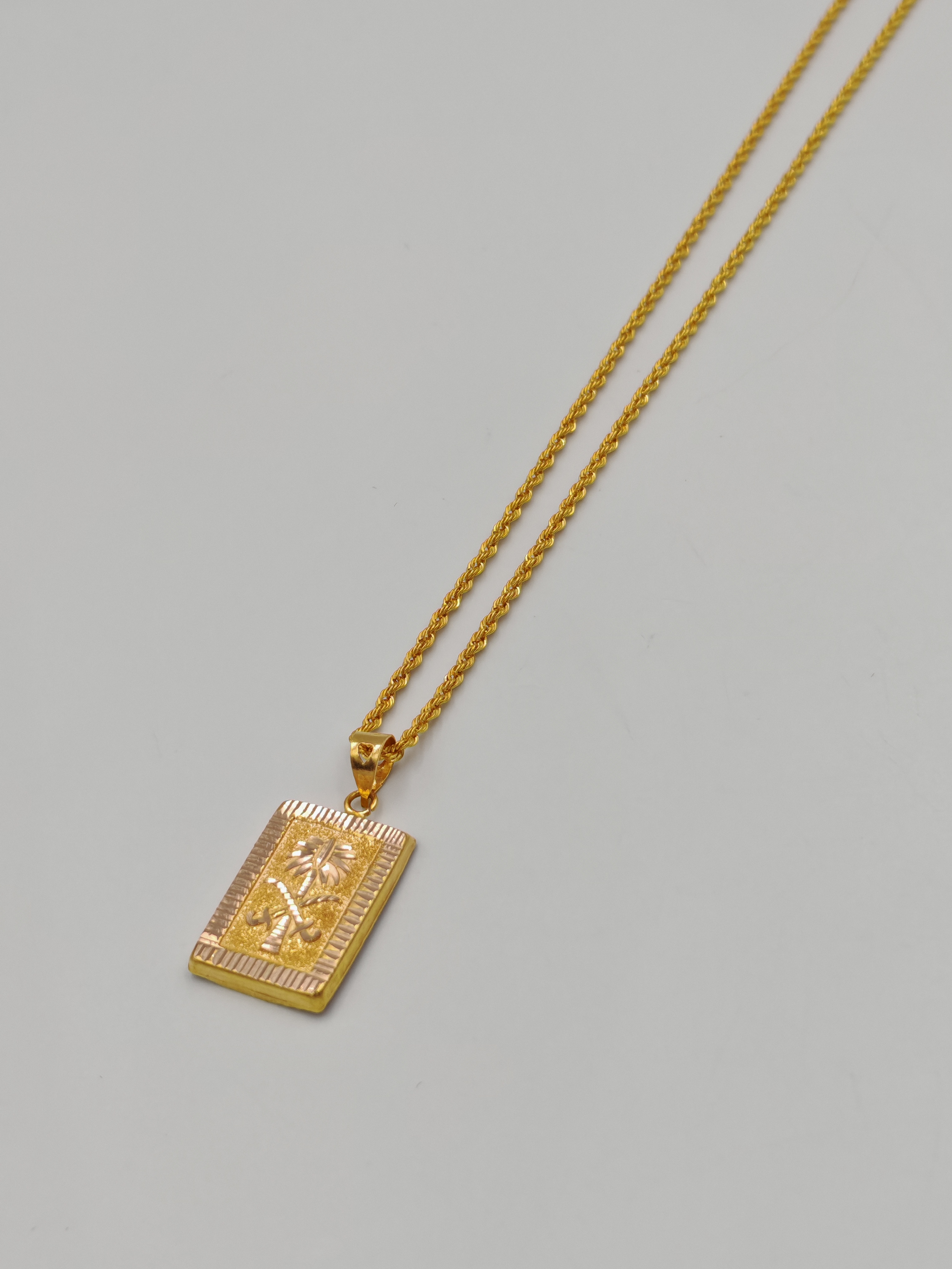 Saudi logo Necklace عقد ذهب