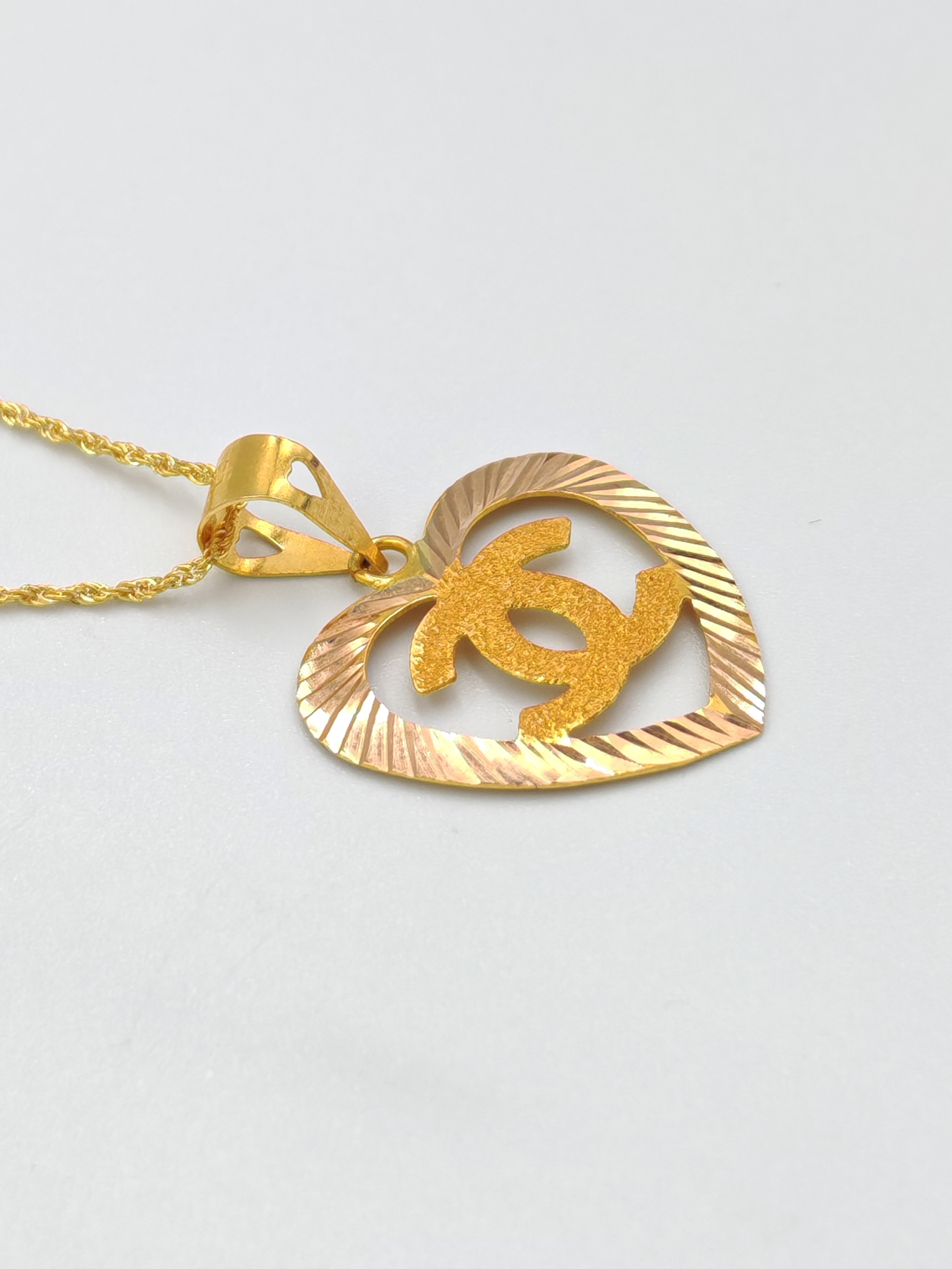 Chanel necklace 18K Gold