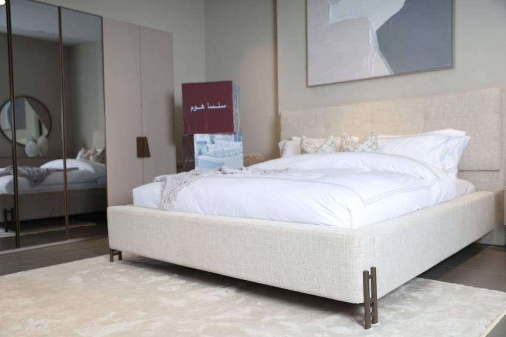 Dallas Bedroom – Elegant American Style - Shop joyfully with Mazeed